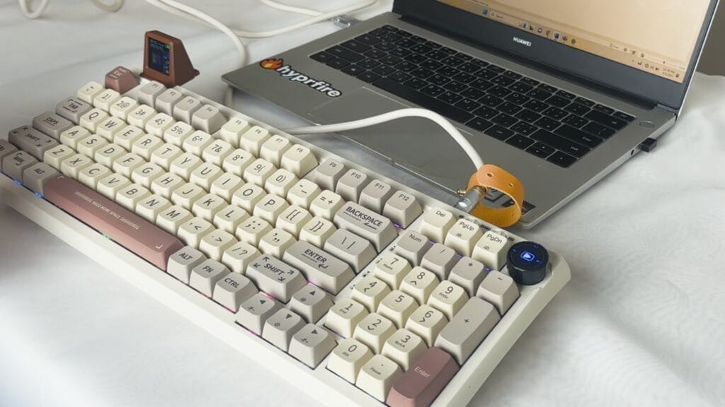 Epomaker RT100 Review: A Retro-Styled Mechanical Keyboard - TechWafer