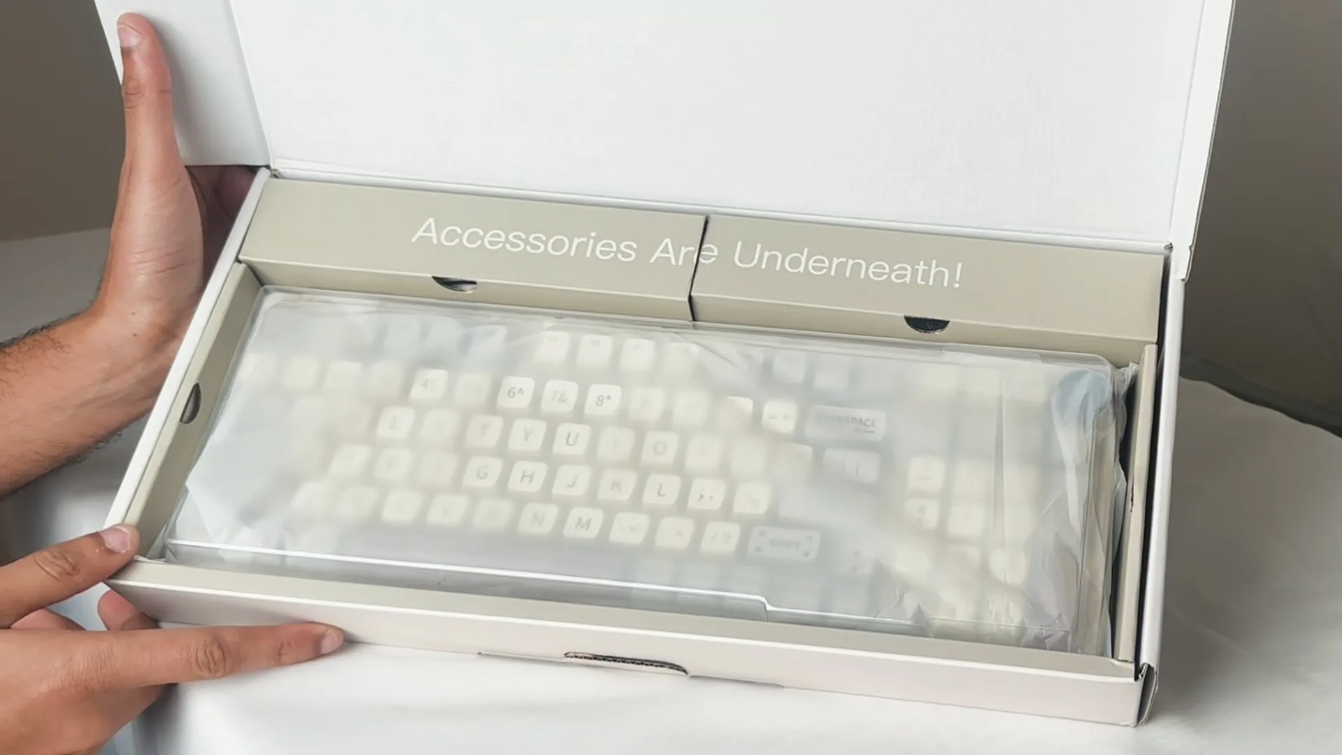 Epomaker RT100 Review: A Retro-Styled Mechanical Keyboard - TechWafer